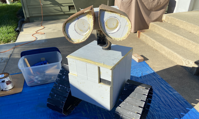 How to Build Wall-E | The Albertson Halloween House
